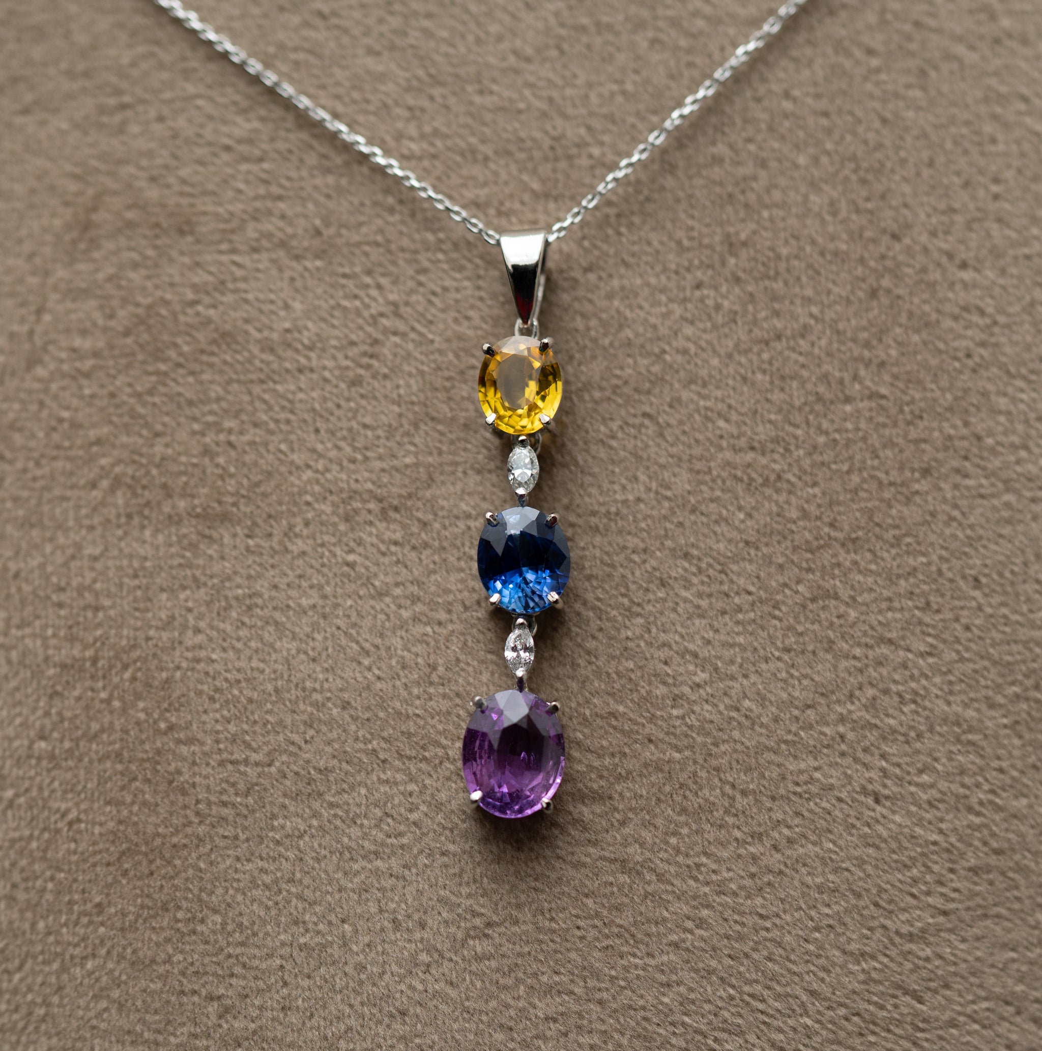 Tricolour Ceylon Sapphire Pendant – Lihiniya Gems AU
